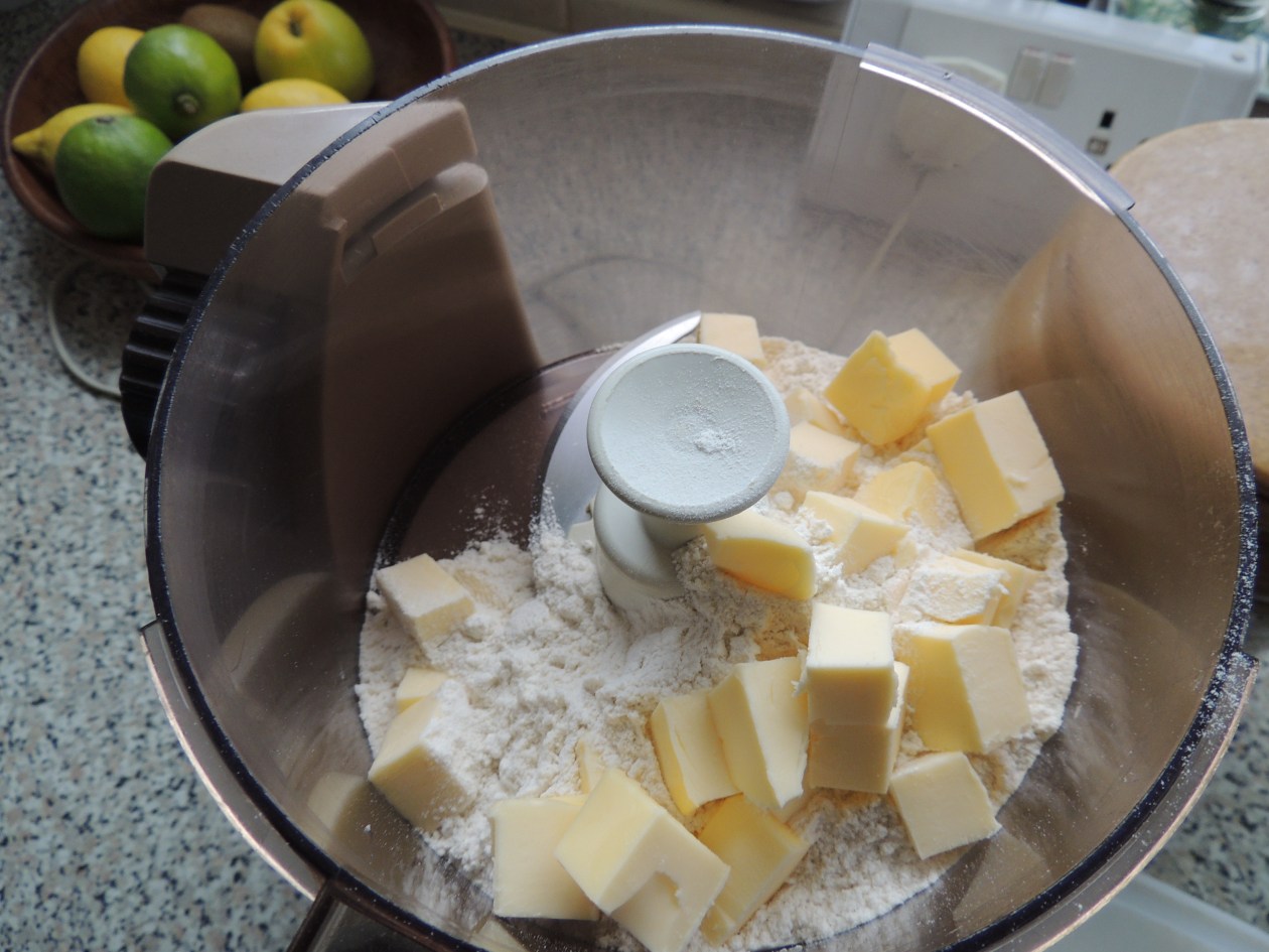 Coconut frangipane lime tarts (and mini tarte tatin) – The Bunfight