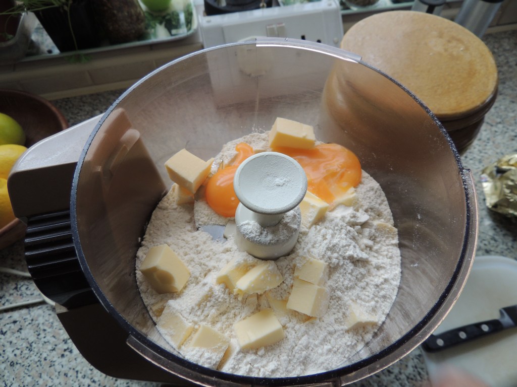 Coconut frangipane lime tarts (and mini tarte tatin) – The Bunfight