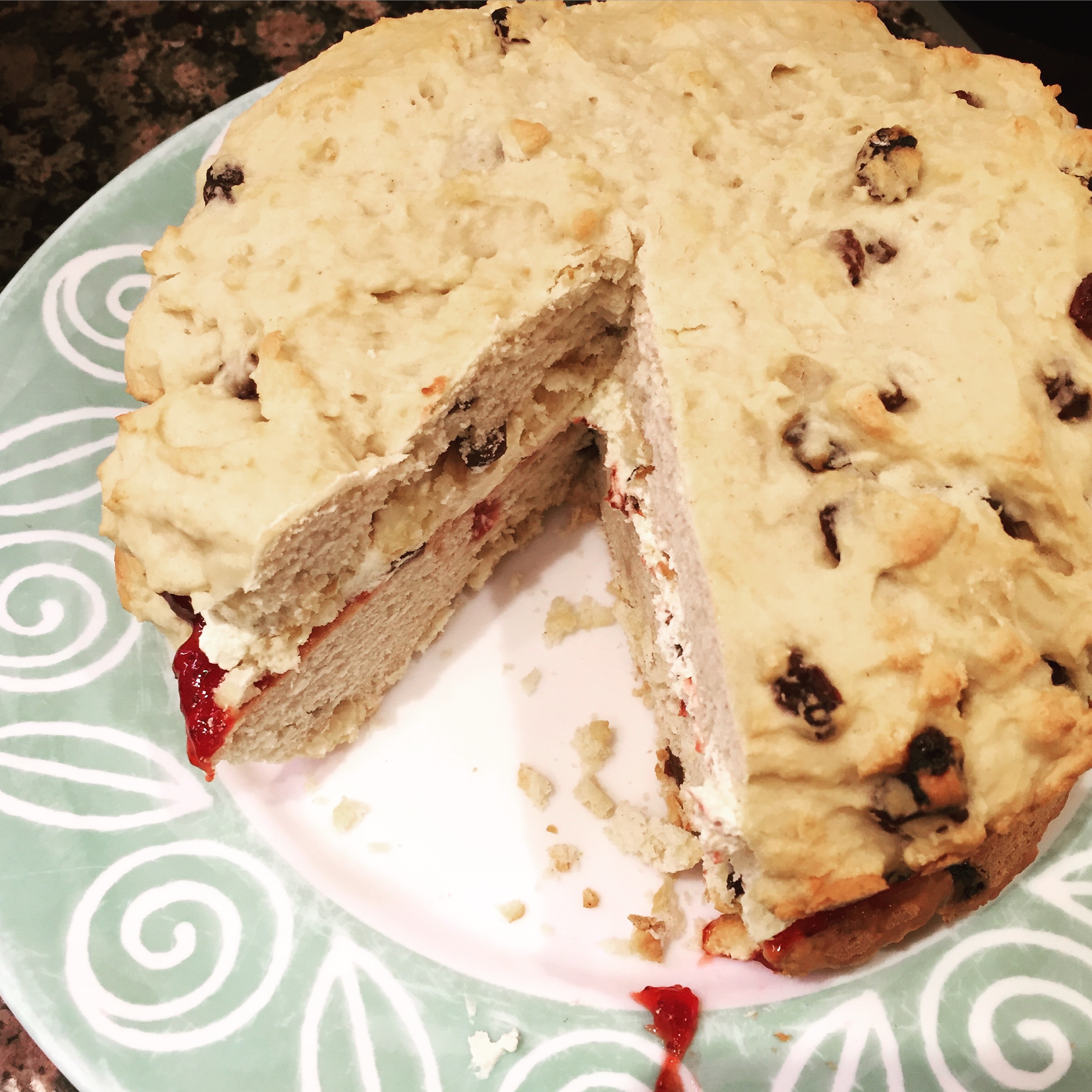 Giant scone cake – The Bunfight
